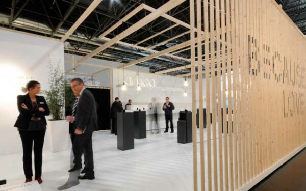 El encanto de la madera en el diseño de stands