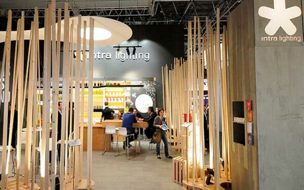 El encanto de la madera en el diseño de stands