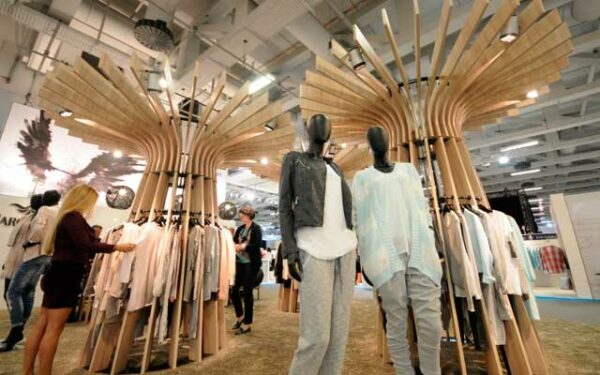 El encanto de la madera en el diseño de stands