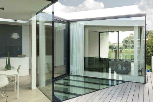 Suelos transparentes en la decoración del hogar